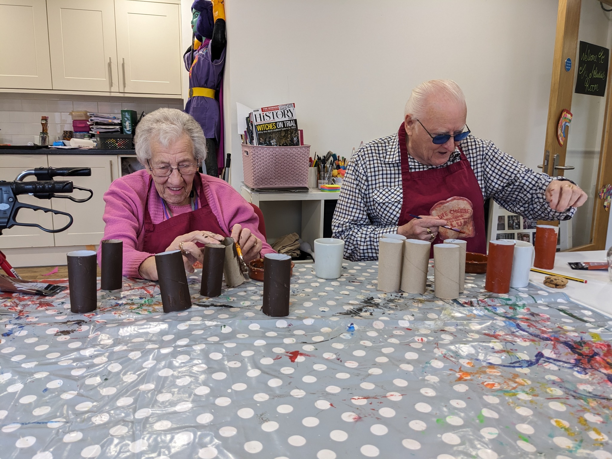 Creating Sparks Arts and Crafts - Knoll Care Partnership
